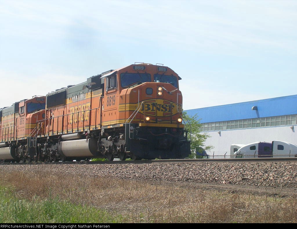 BNSF 8819